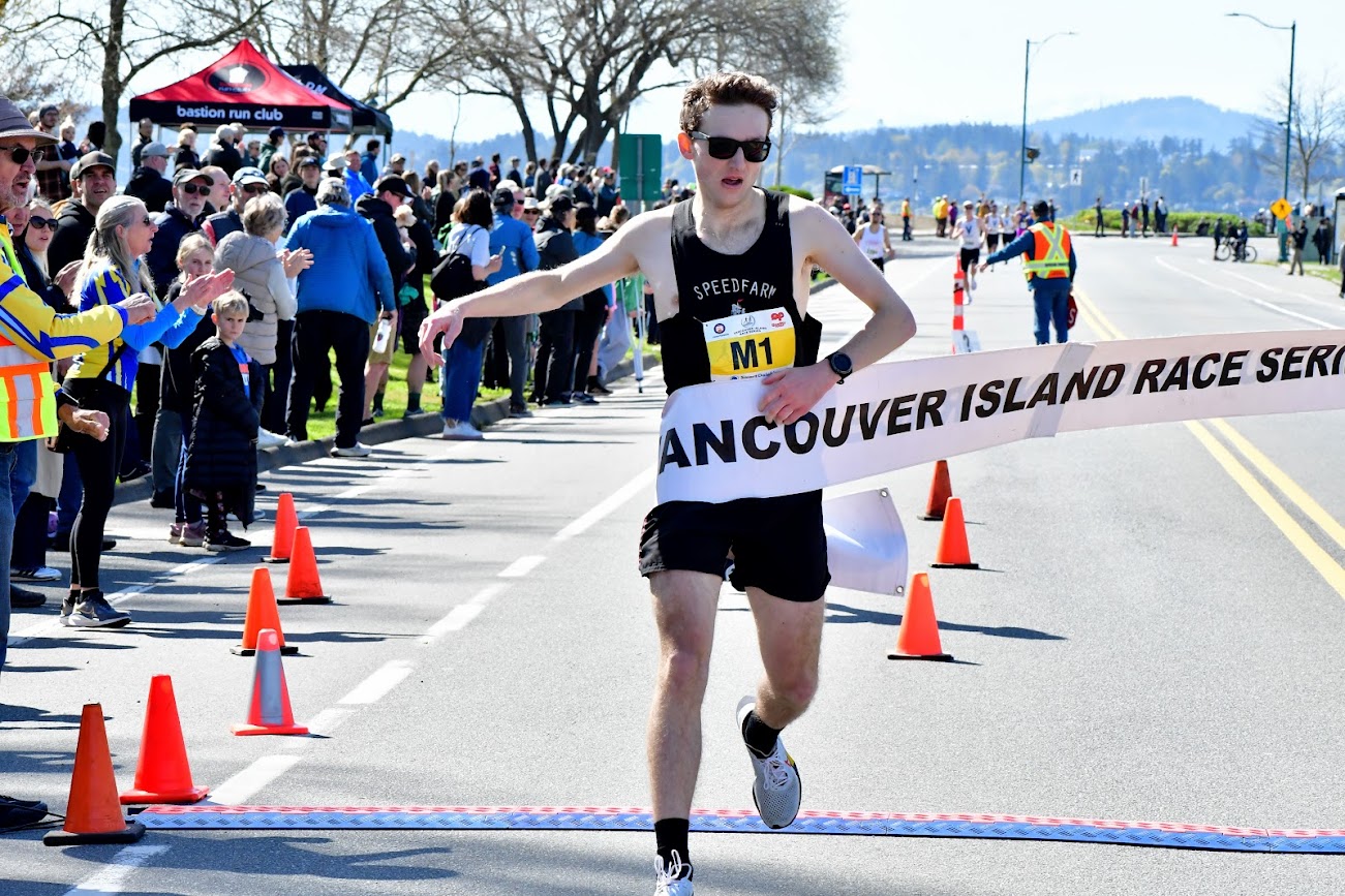 Brandon Vail and Natasha Wodak win 2025 Bazan Bay 5K - Athletics ...